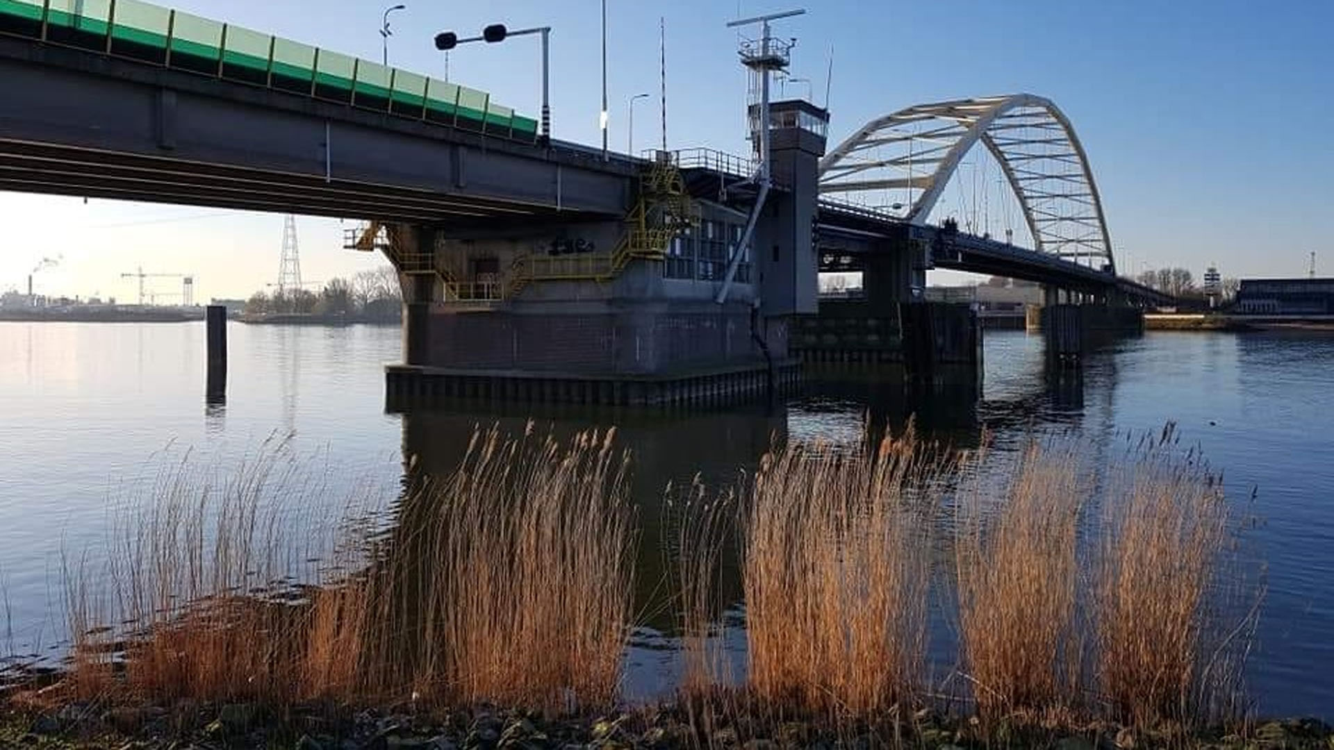 Nachtafsluiting Merwedebrug Papendrecht (N3) - Oozo.nl
